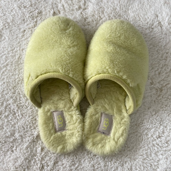 UGG | Shoes | Ugg Plush Genuine Shearling Lined Slipper Slide Fluffette ...